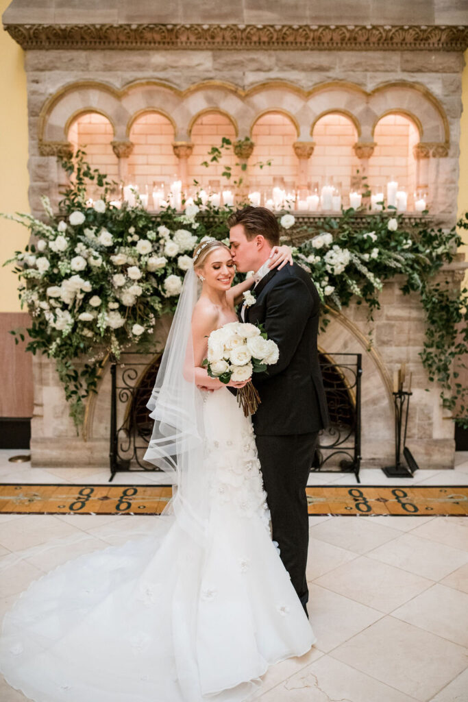 Lucy + Gary: Elegant Winter Wedding Flowers at Union Station, Nashville ...