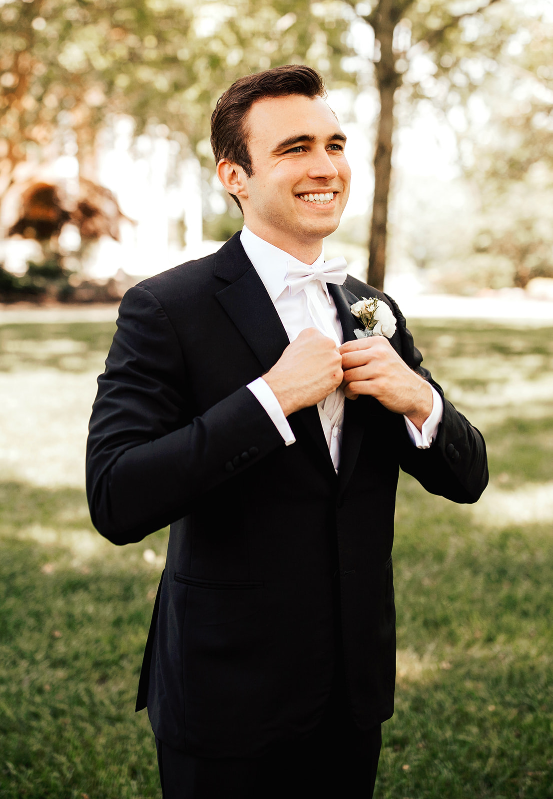 Emily & Alec: Pastel Summer Wedding at Cherokee Dock