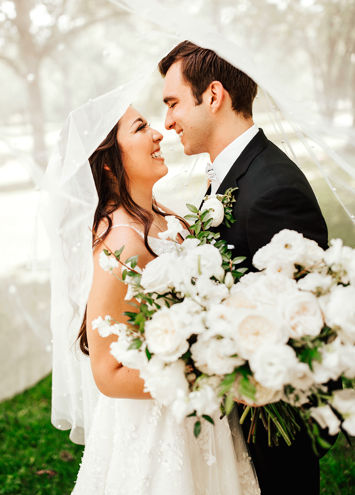 Emily & Alec: Pastel Summer Wedding at Cherokee Dock