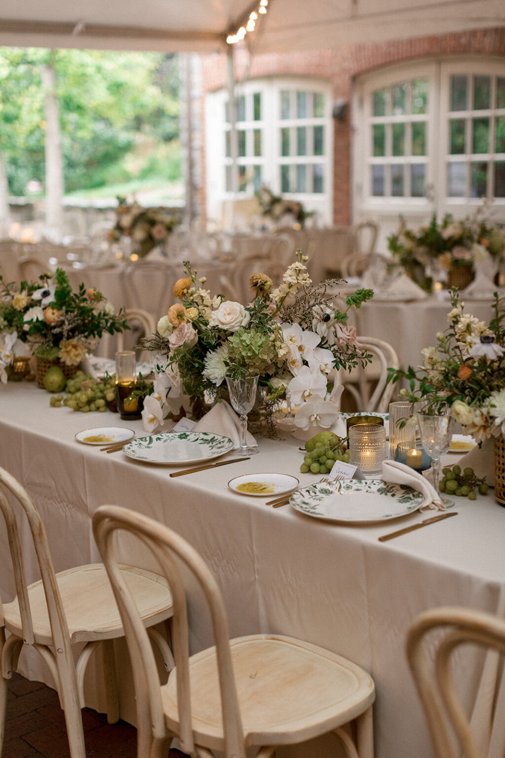 Alyssa & Cole: Elegant Botanic Garden Wedding with White, Blush, and ...